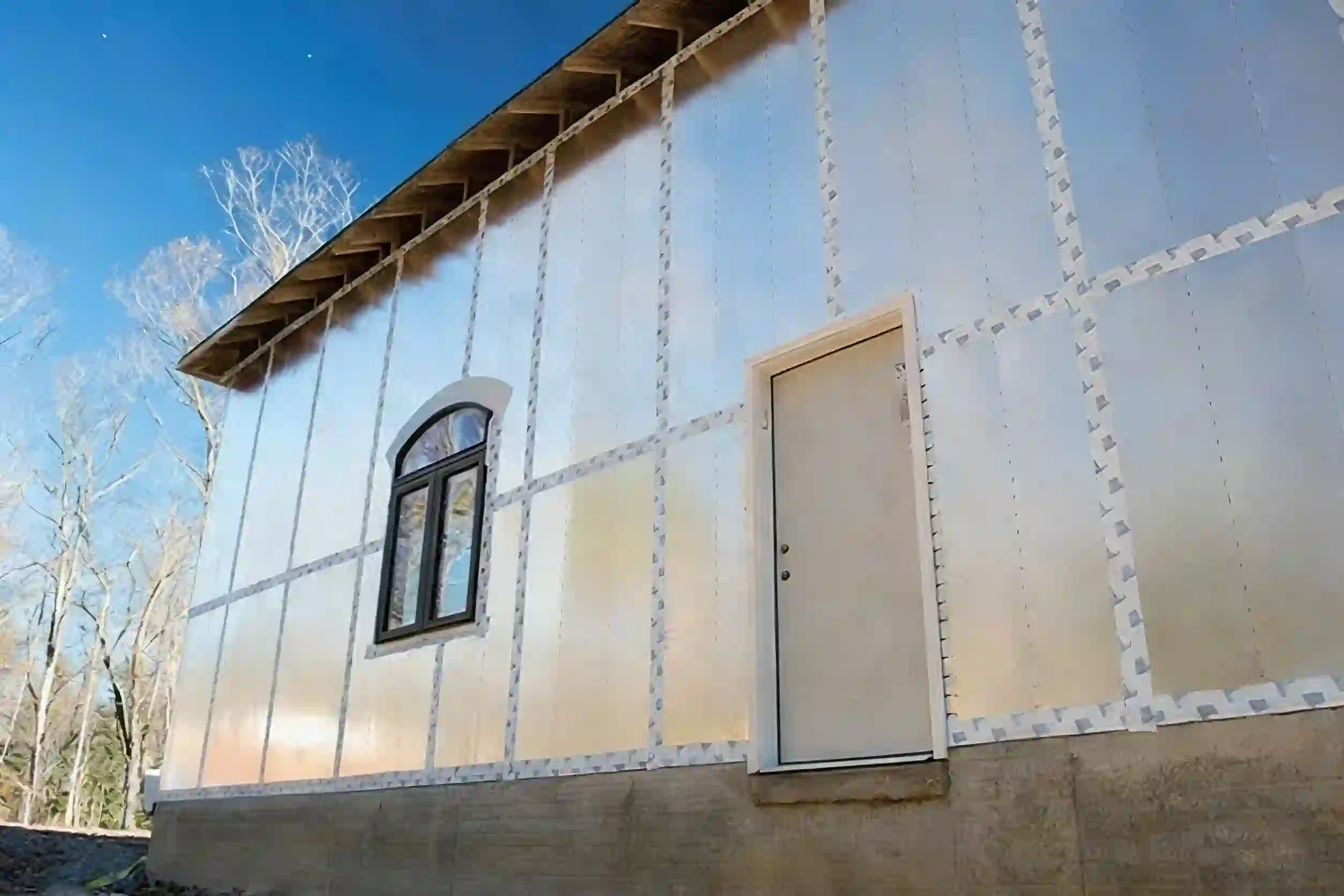 Sheathing Tape for House Wrap Sealing | High-Tack & Cold-Weather Use